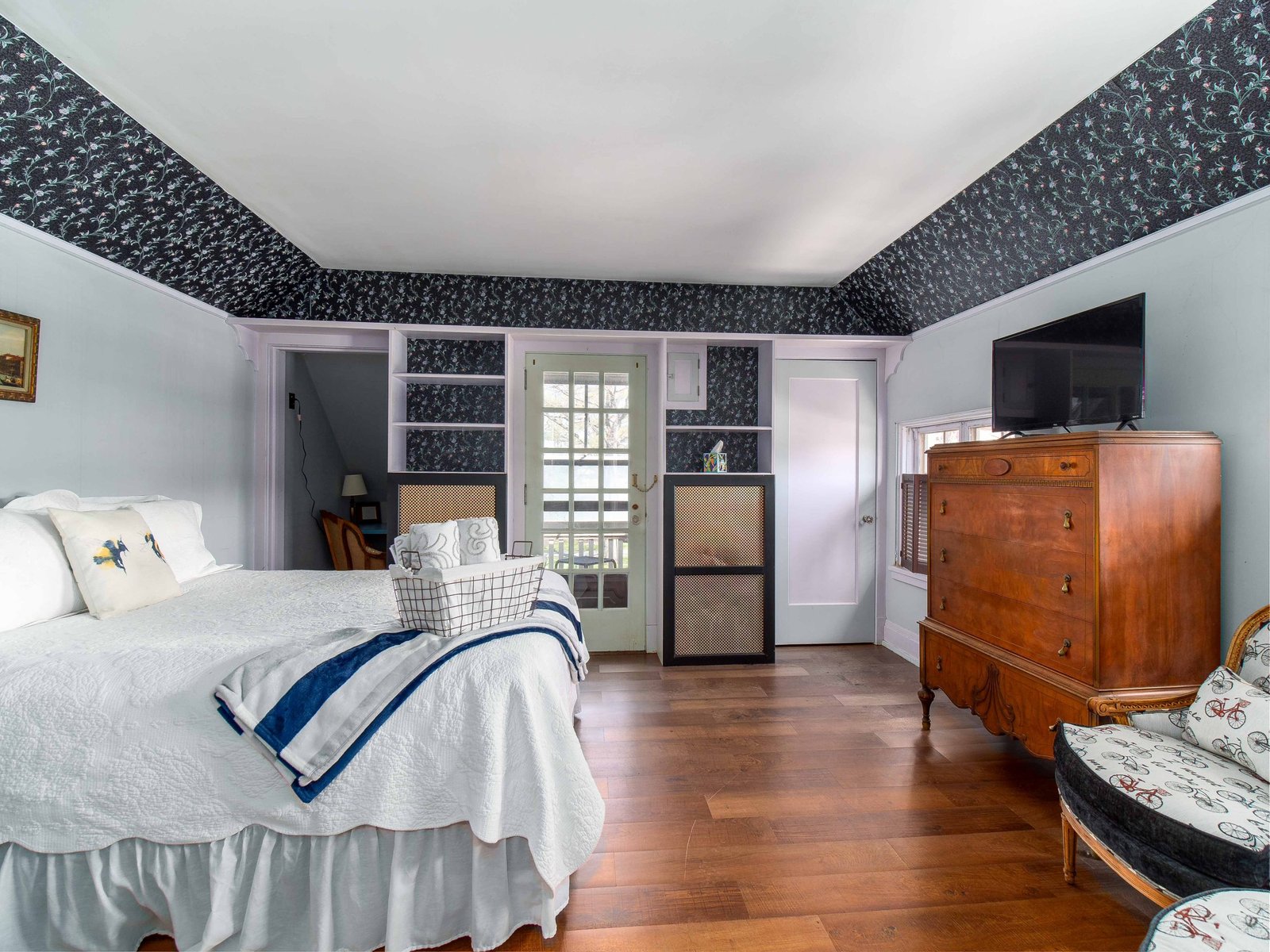 The Hamilton Mansion is in Ripley, NY - Sunset Lake Houses - Western ...